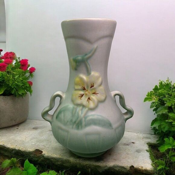 Weller | Accents | Vtg Weller Green Panella Flower Vase Double Handled ...